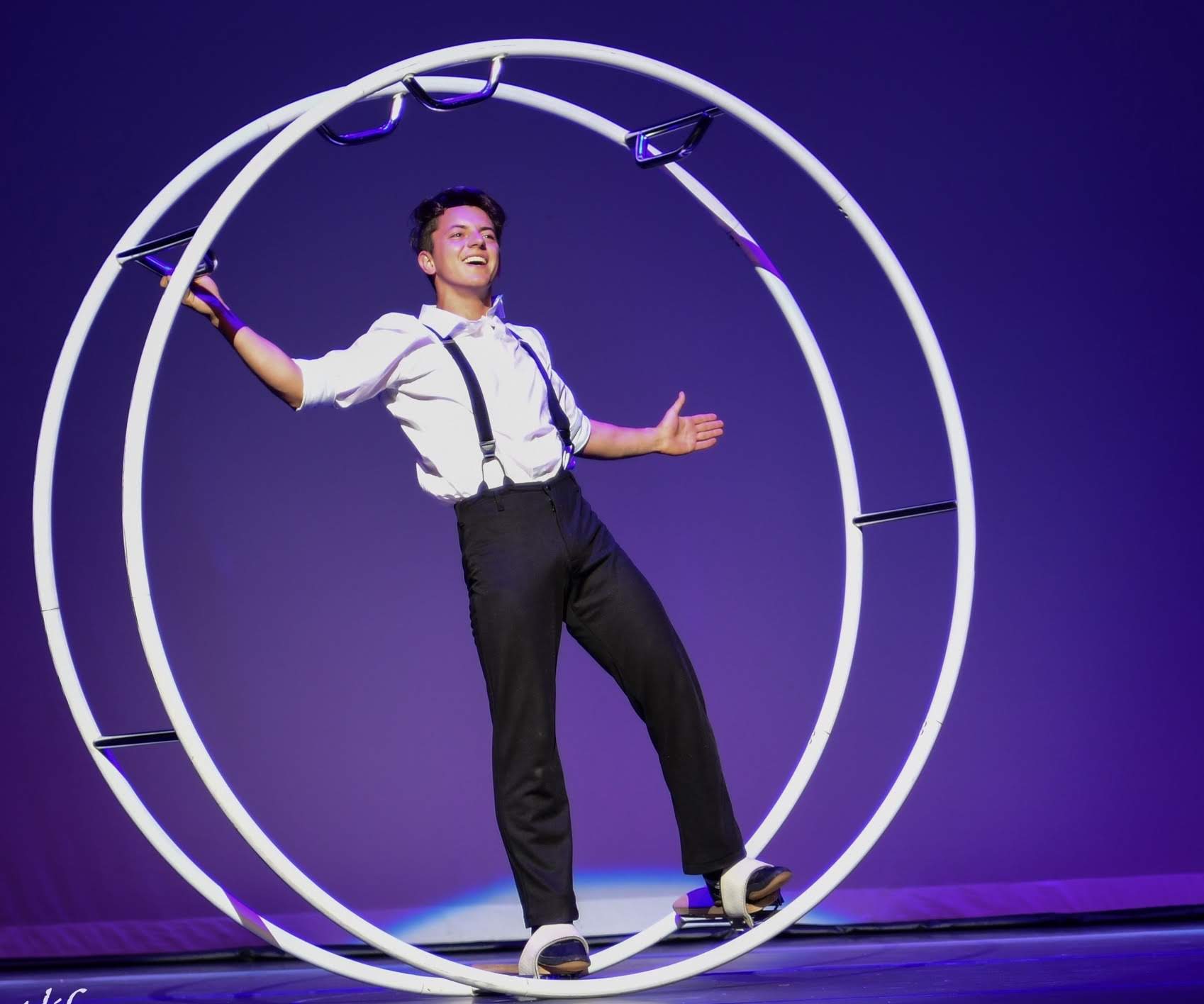 MOODY GARDENS PRESENTS LONE STAR CIRCUS’ ALL-NEW CIRQUE JOYEUX HOLIDAY ...