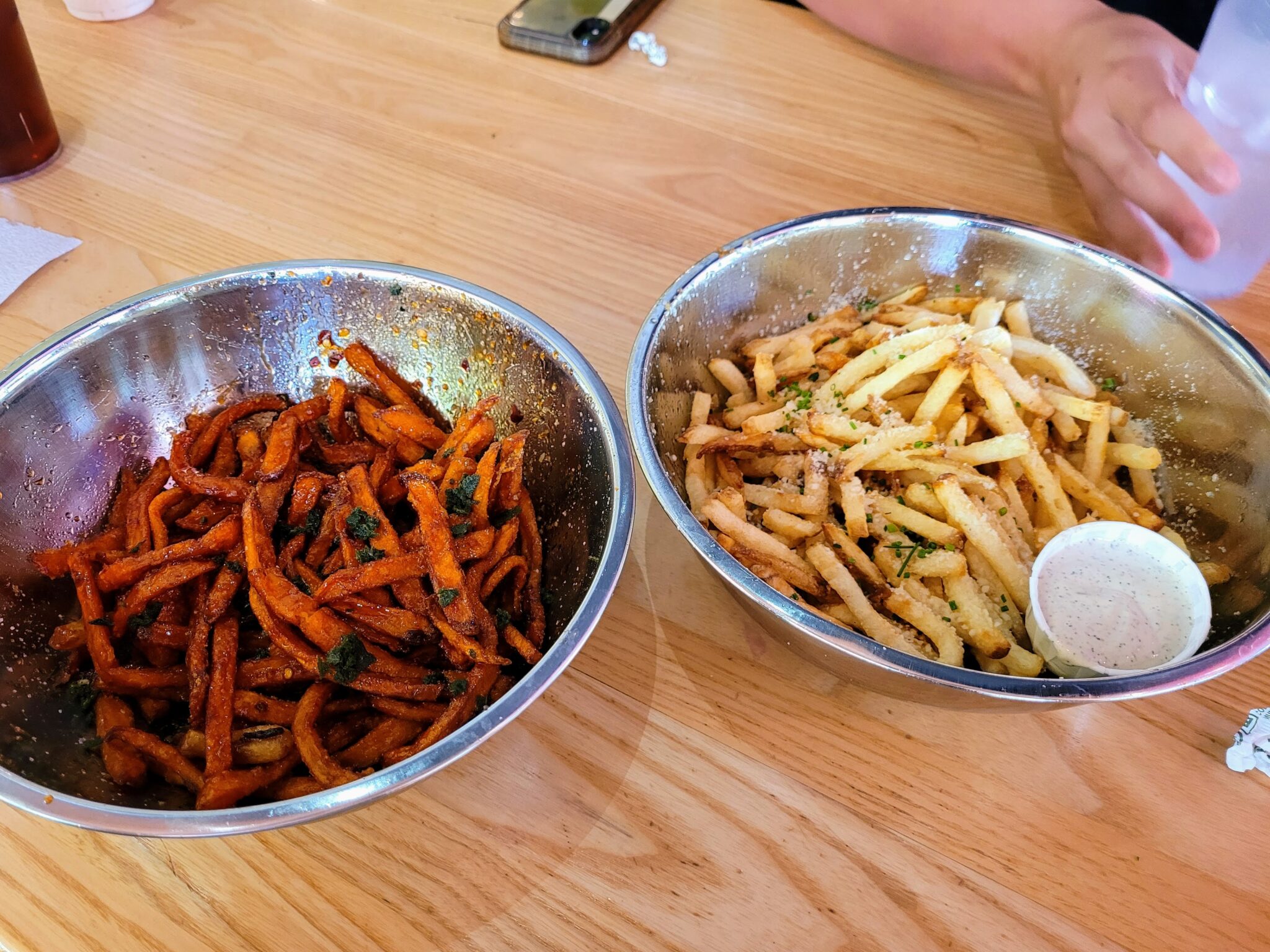 HOPDODDY BURGER BAR OPENS FIRST LOCATION IN THE WOODLANDS – HOT IN ...